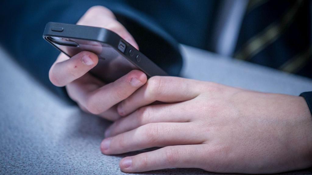 School smartphone ban lets 'children be children'