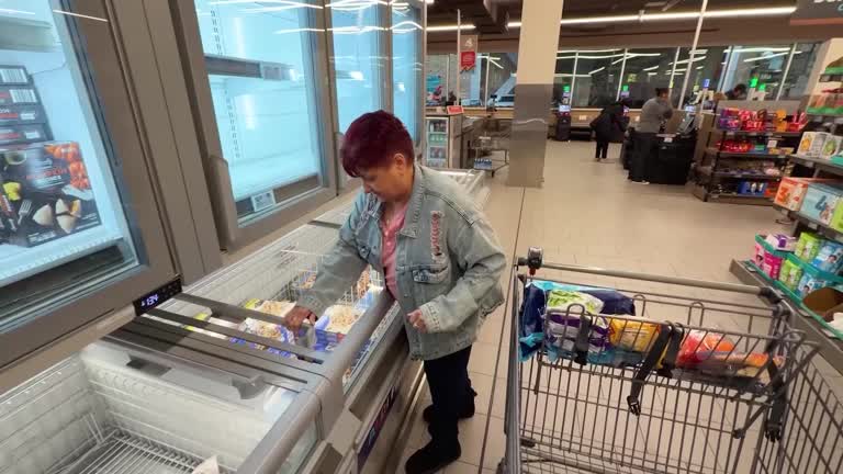 US annual consumer prices increase less than expected in November