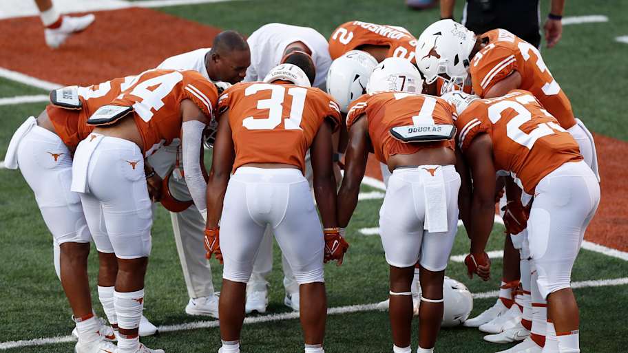 Texas faces unexpected dilemma as true freshman RB enters transfer portal
