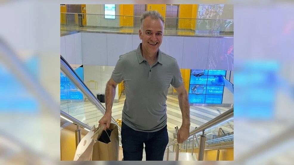 Vigil held for Worth Ave. restaurant manager detained at Alligator Alcatraz