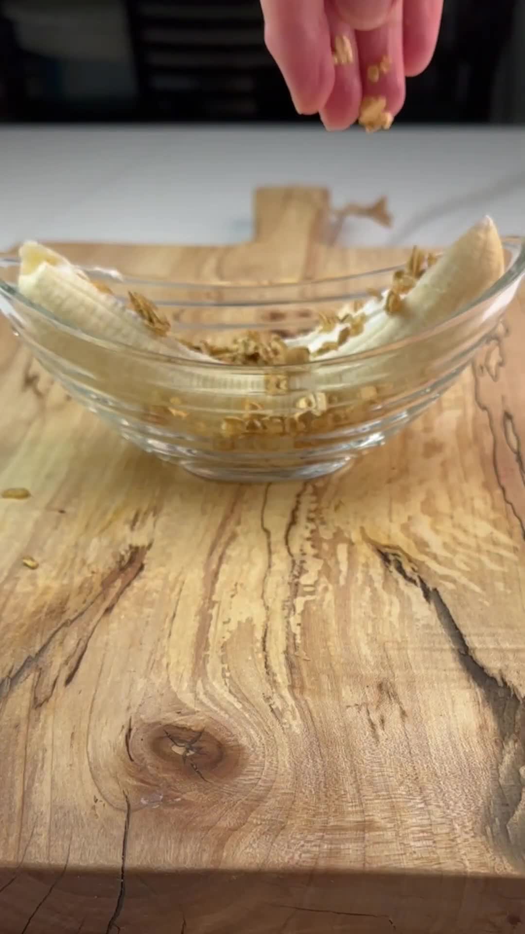 Banana split for breakfast? (Kind of😉) #foodshorts #recipeshorts