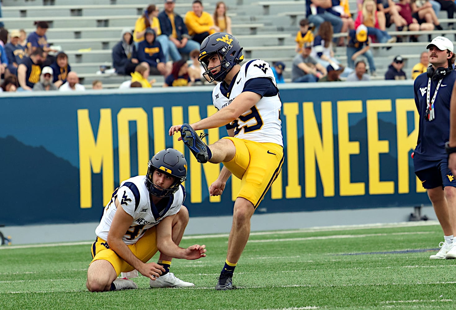 West Virginia kicker Ethan Head to enter transfer portal