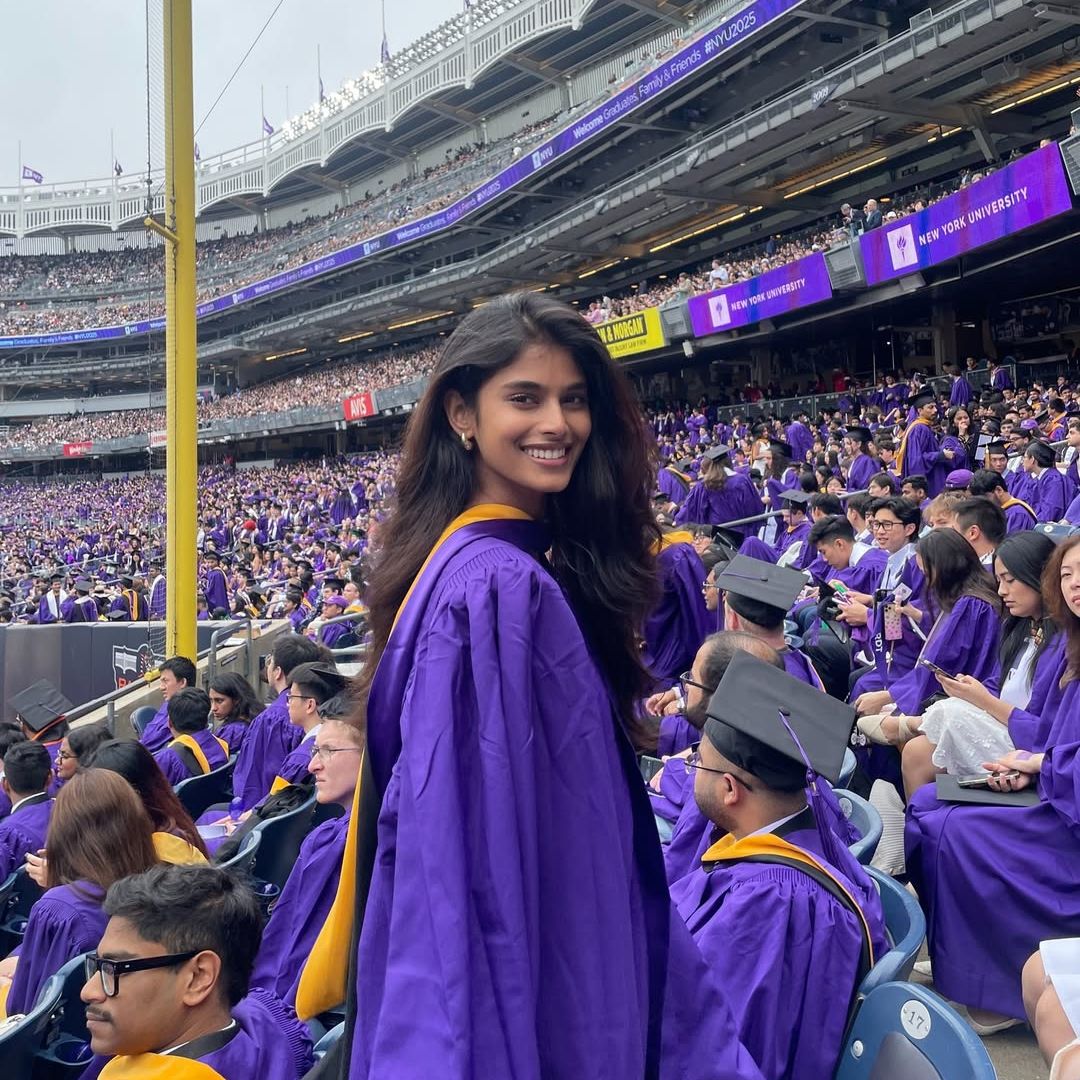 Conoce a Bhavitha Mandava, la modelo descubierta en el metro que ahora ...