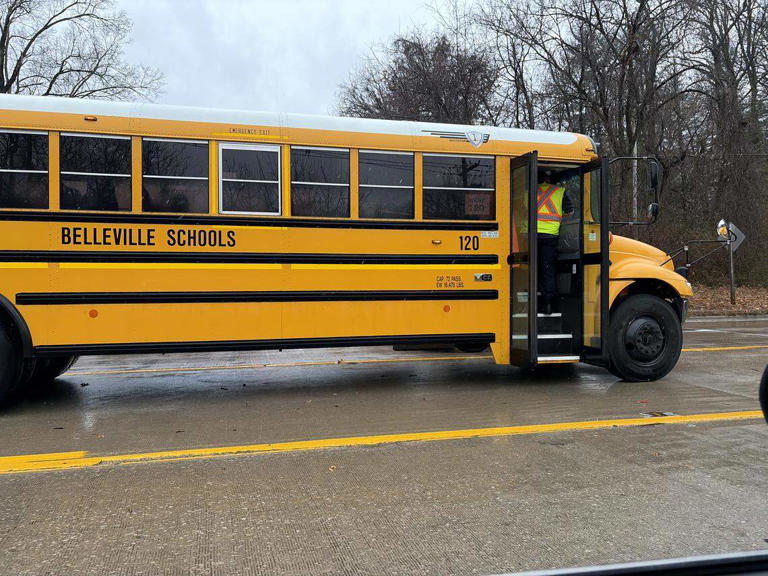 Minor collision involving Belleville school bus ties up Illinois 159 ...