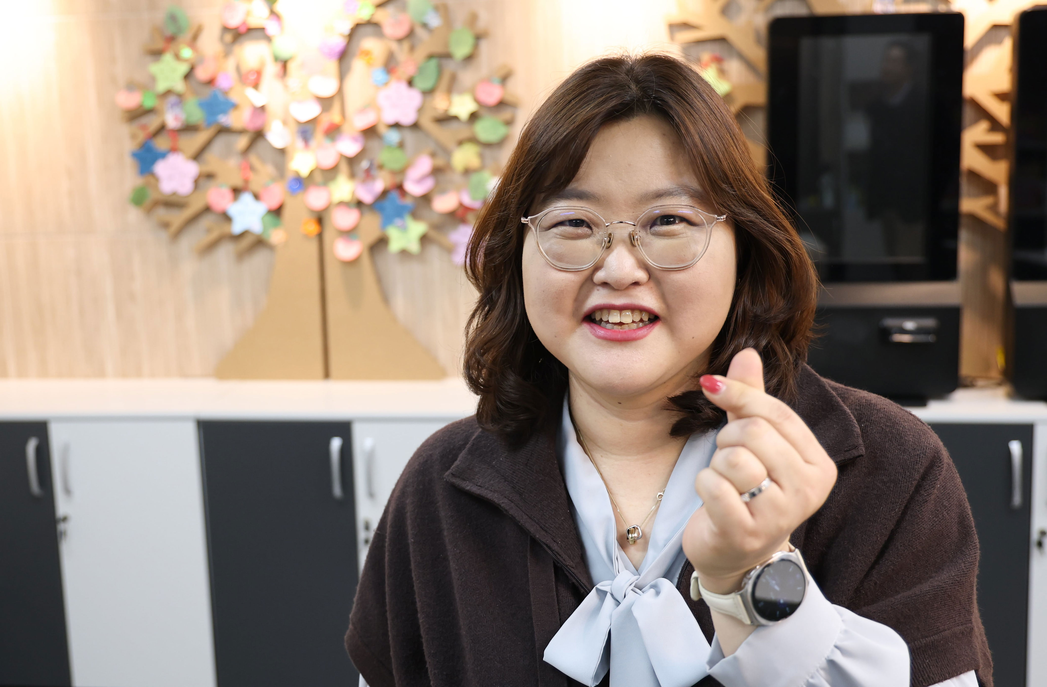 Jack-of-all-trades teacher Jang Kyung-jin expands dreams of students ...