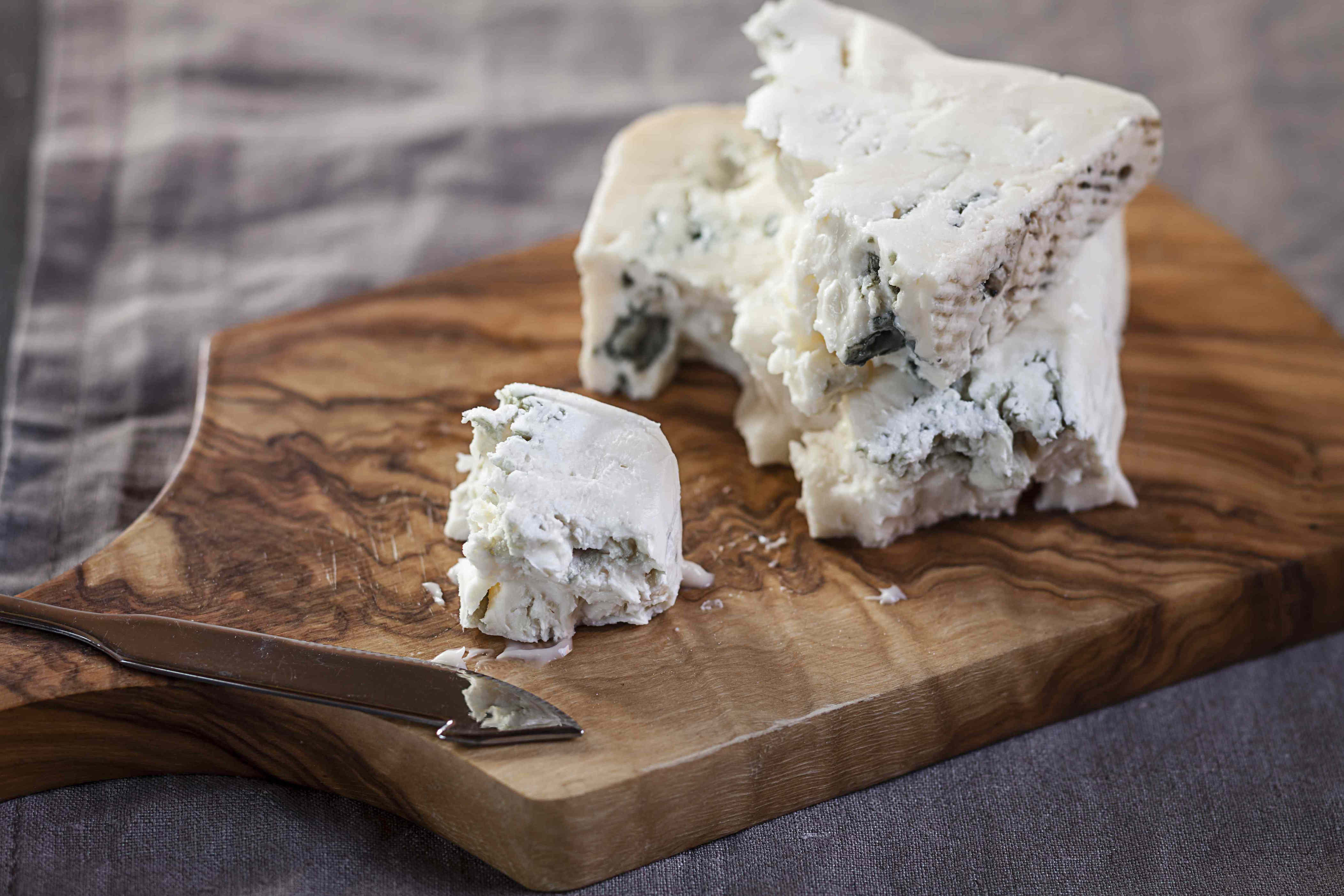 How to eat blue cheese the right way, according to a cheesemonger