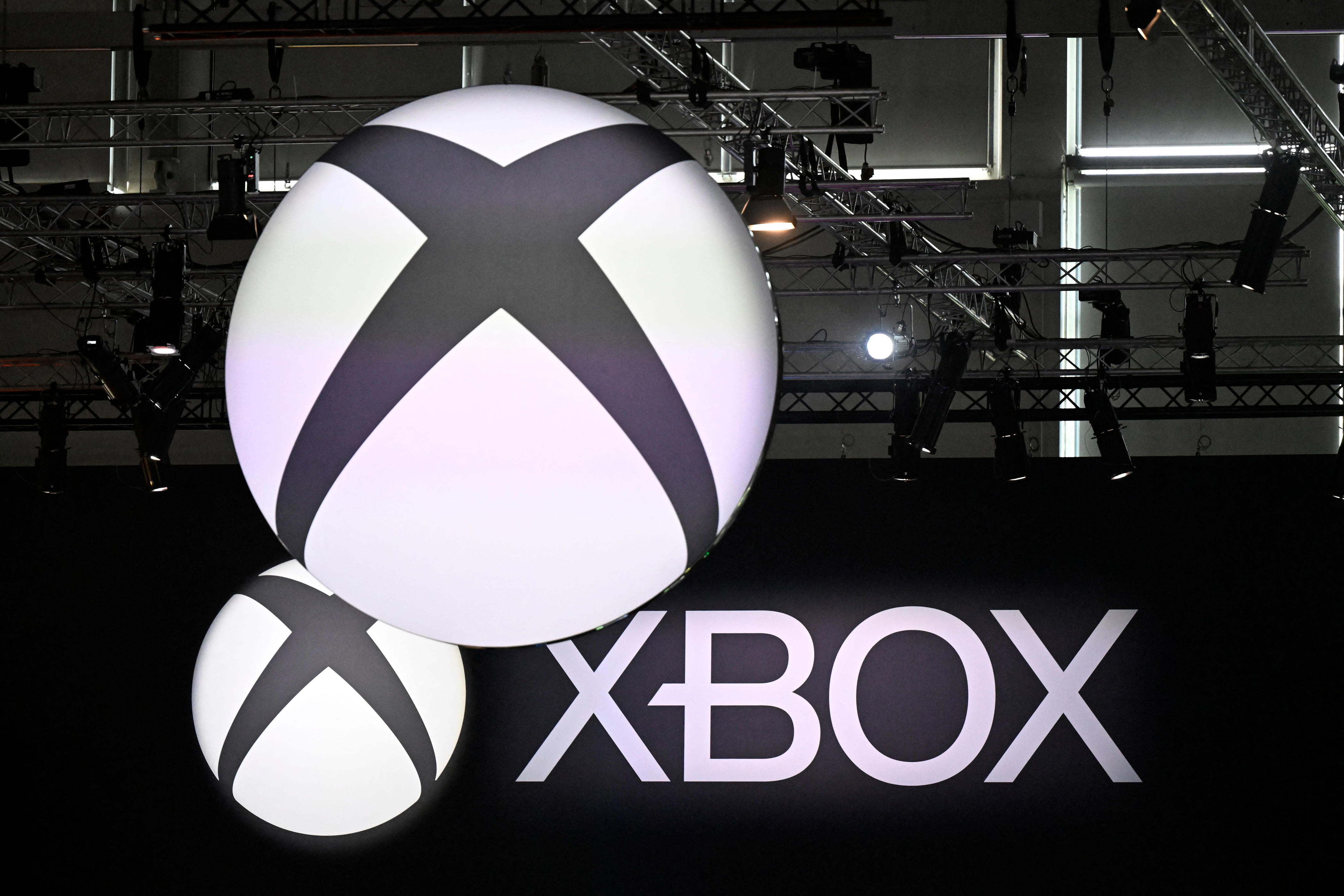 What time does the Xbox Bowl start?