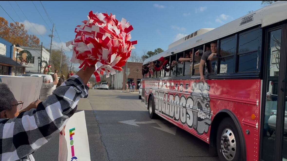 Carthage celebrates football team with sendoff to state