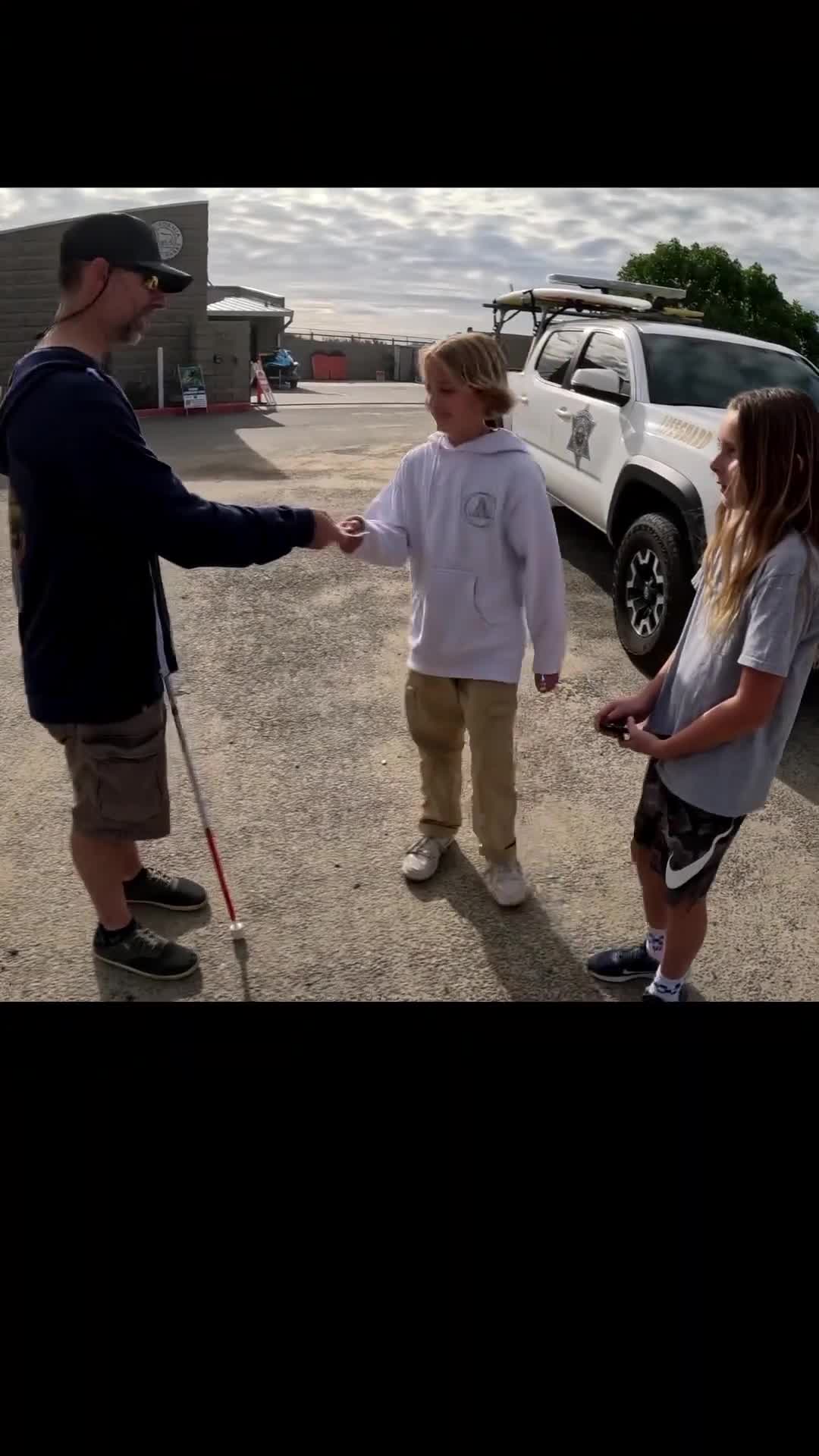 How do I know if a girl is pretty? Ask a blind guy