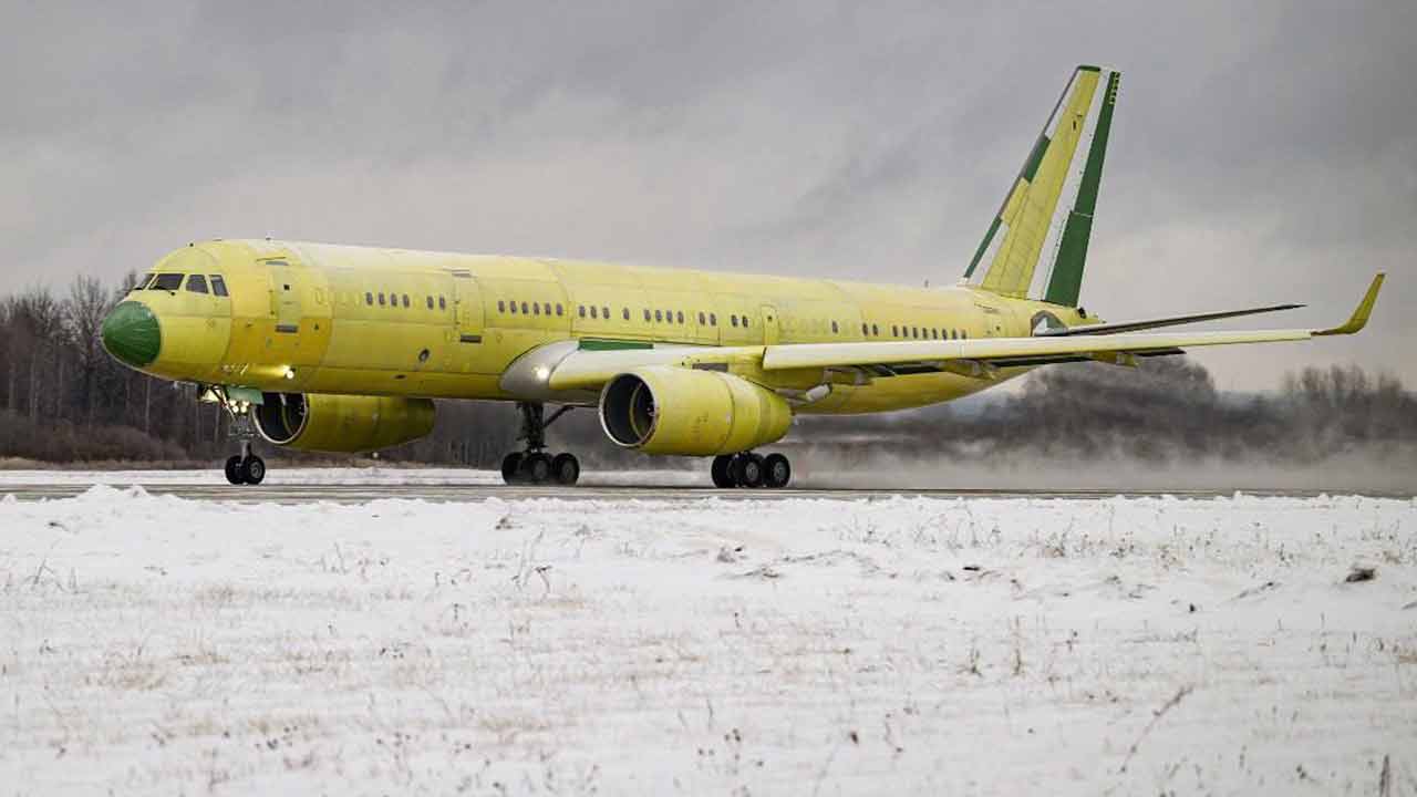 Første Tu-214 produsert helt med russiske deler tar av i Kazan
