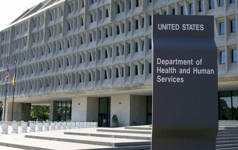 Administration reinstates hundreds of health and safety officials who ...
