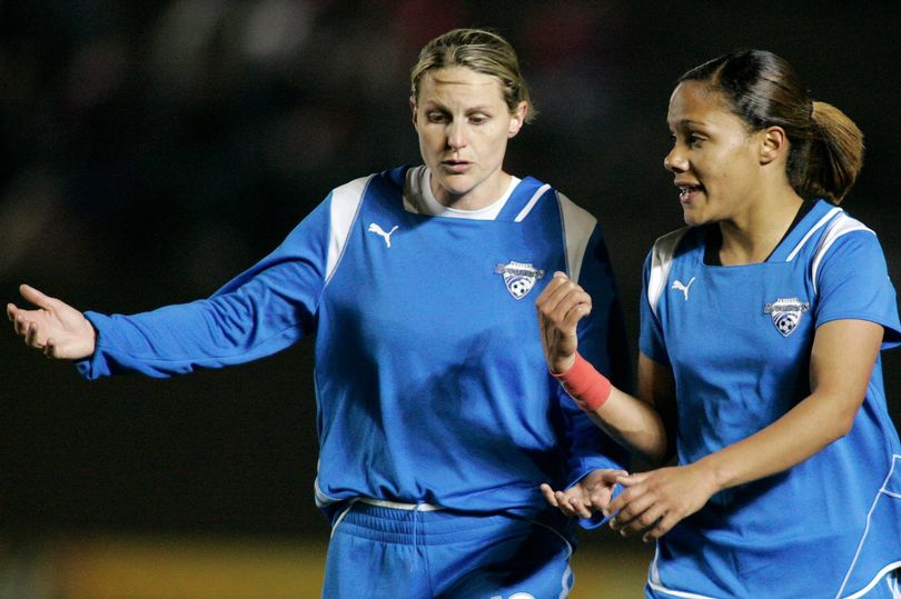 Alex Scott hid eight-year relationship with former Arsenal team-mate ...
