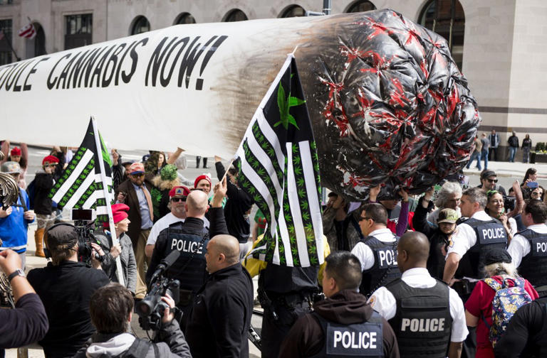 Trump delivers 'common sense' pot reform — but stops short of full ...