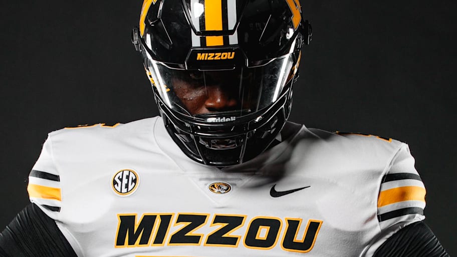 Promising Mizzou OL Henry Fenuku to enter transfer portal