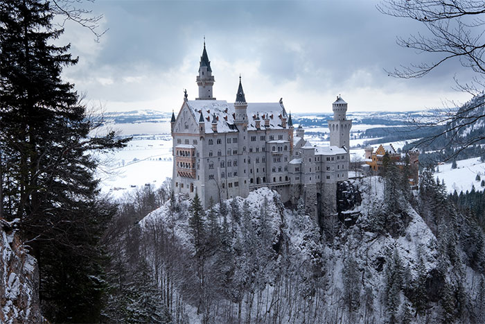 I capture the most beautiful castles around the world (35 pics)