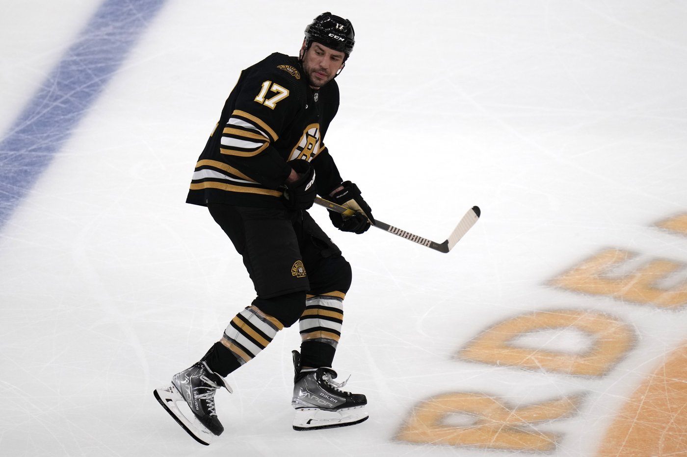 L'ex-joueur de la LNH Milan Lucic se joint aux Flyers de Fife, en Écosse