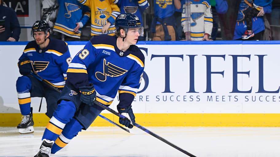 Taking a closer look at Jonatan Berggren's first game as a Blue