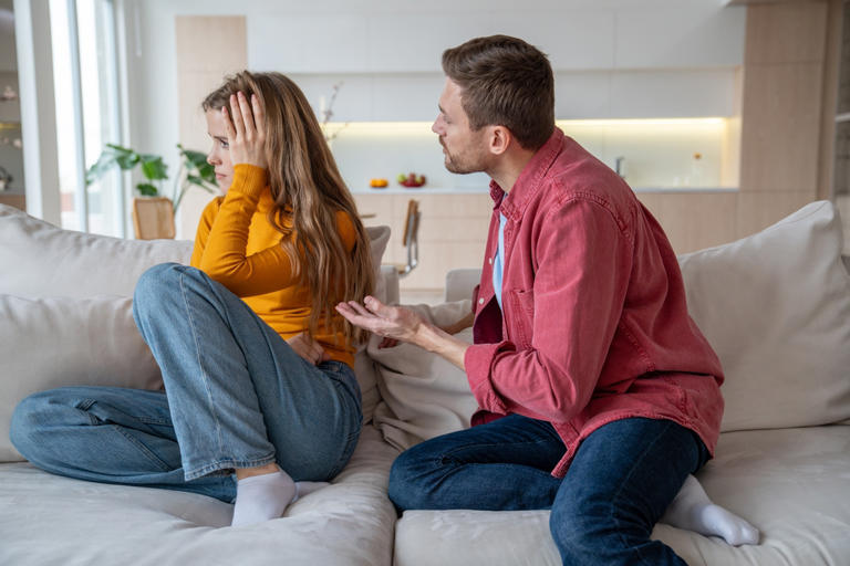 20 'nice' things men do that women actually can't stand