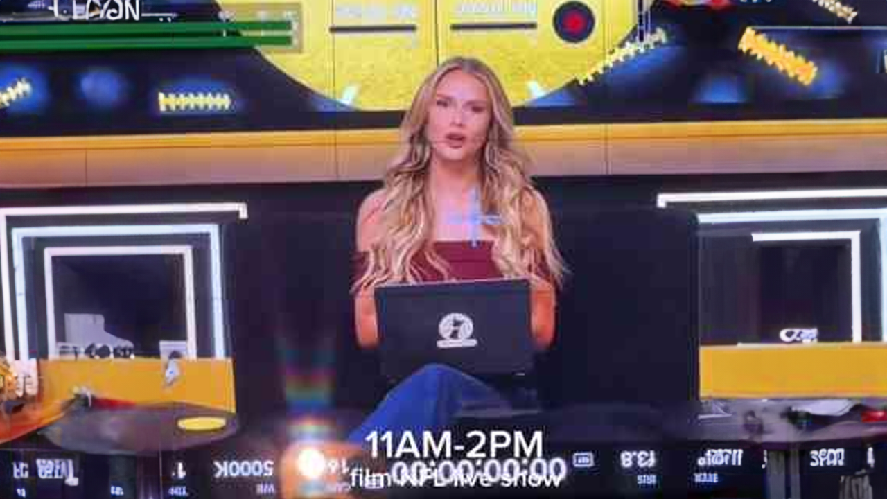 Pink jet pilot: Fly with me to work