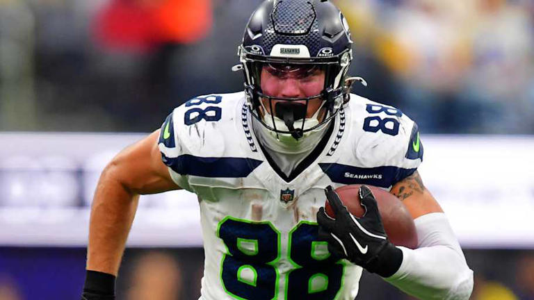 Fantasy football week 16 start 'em & sit 'em: AJ Barner vs. Brenton Strange