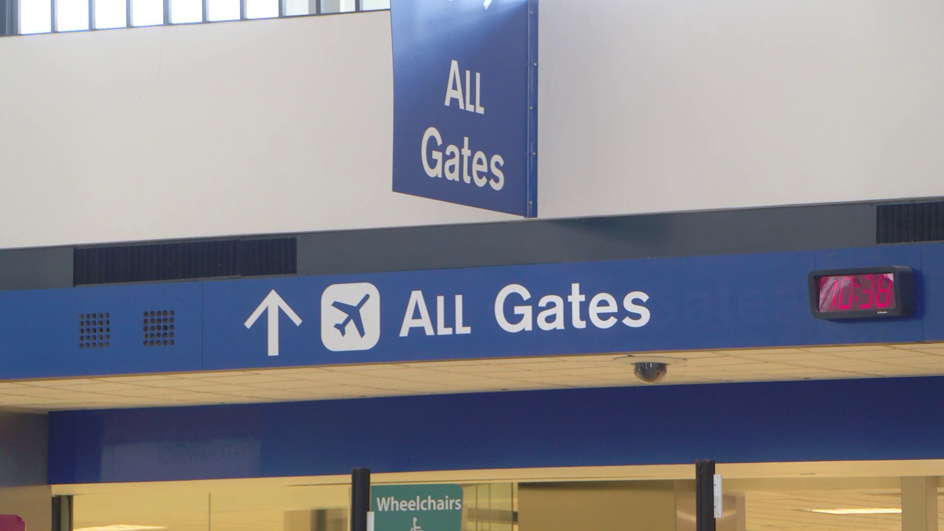 Process begins to rename Memphis airport after FedEx founder Fred Smith