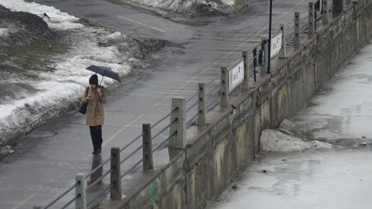 Forecasters warn about Friday rain, wind and cooling temperatures