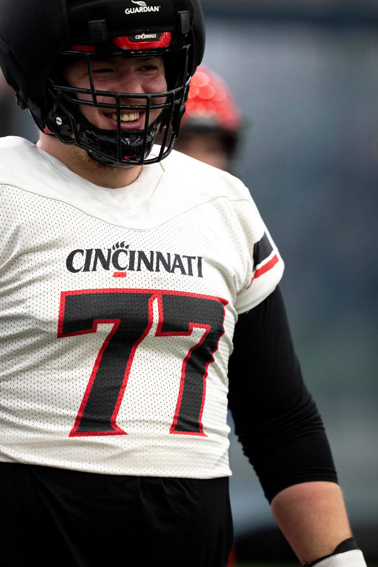 3 key Cincinnati Bearcats offensive linemen returning for 2026