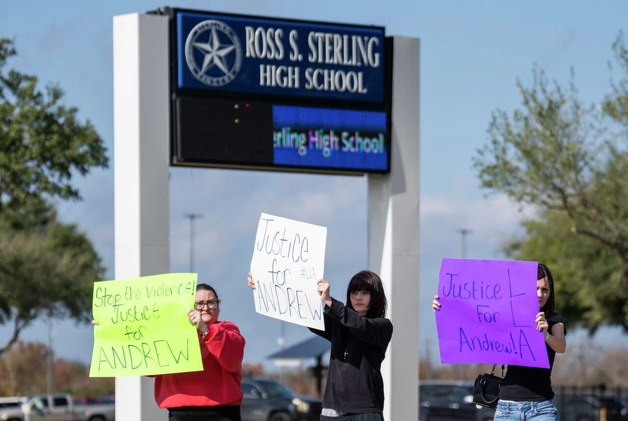 Goose Creek CISD student charged with murder in fatal stabbing at ...