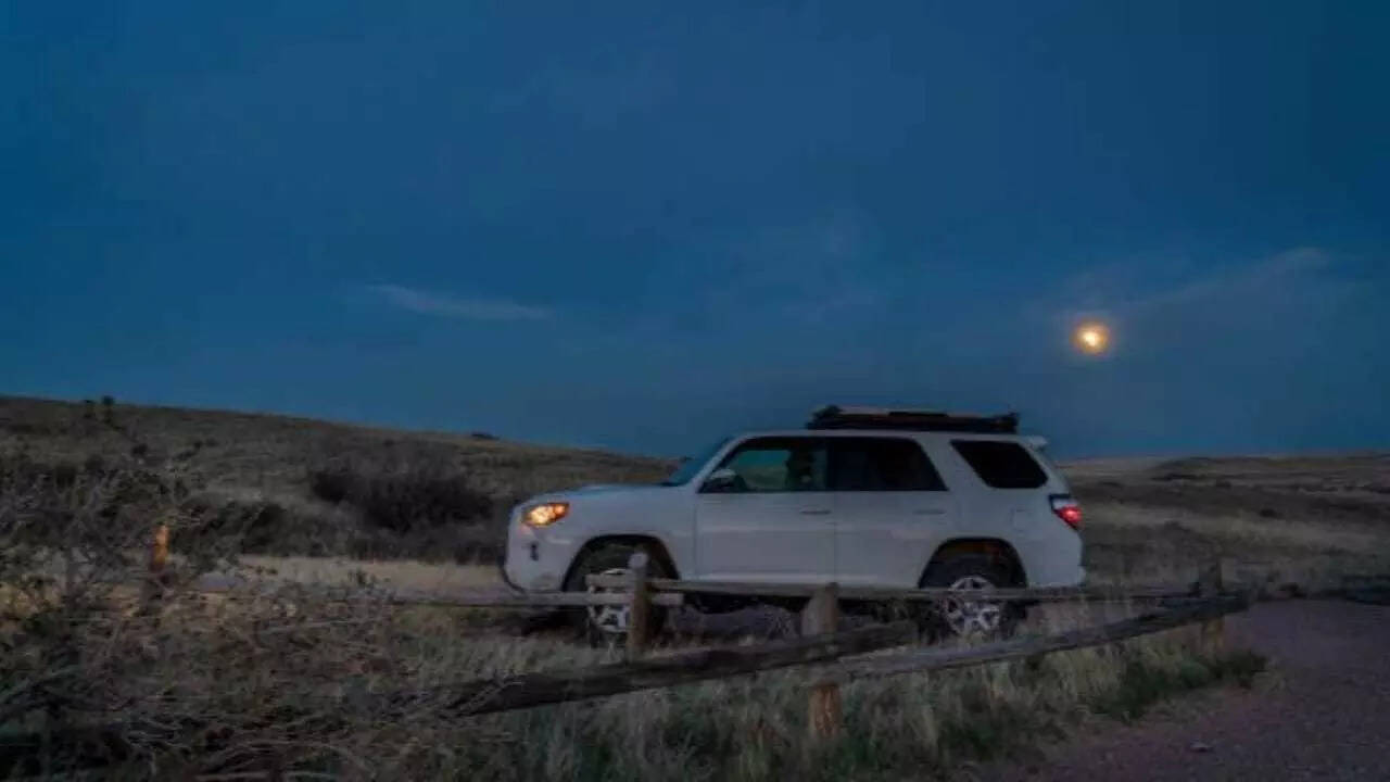 Curiosity corner: Why does the moon follow our car but never come home ...