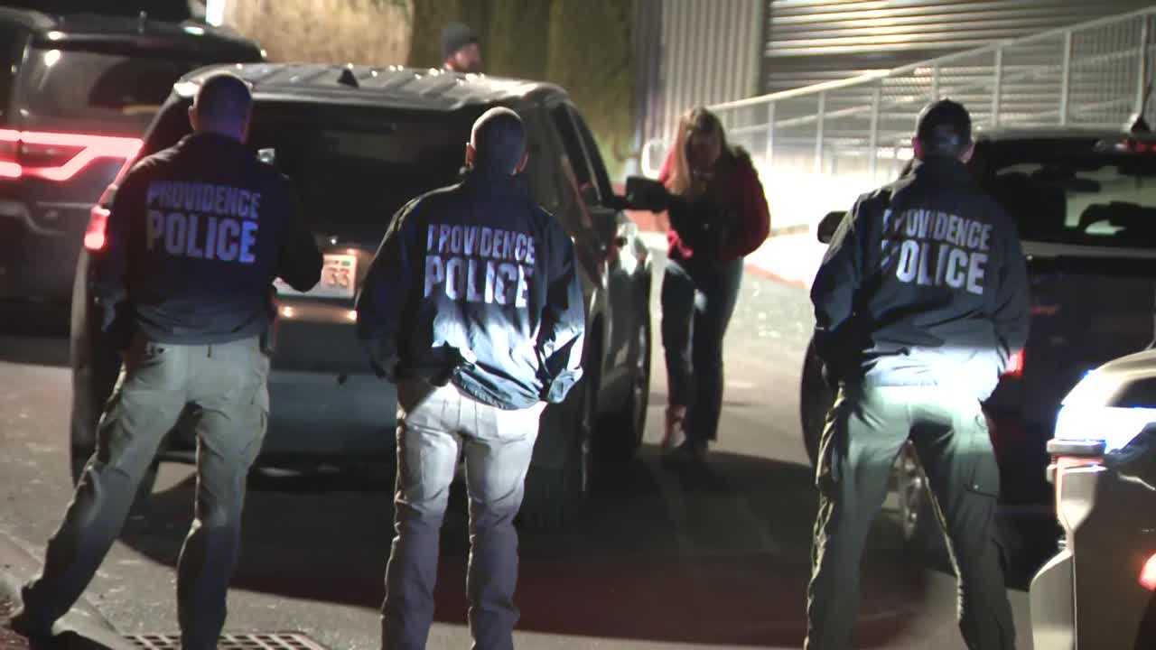Providence police, FBI, US Marshals at NH-Mass. border
