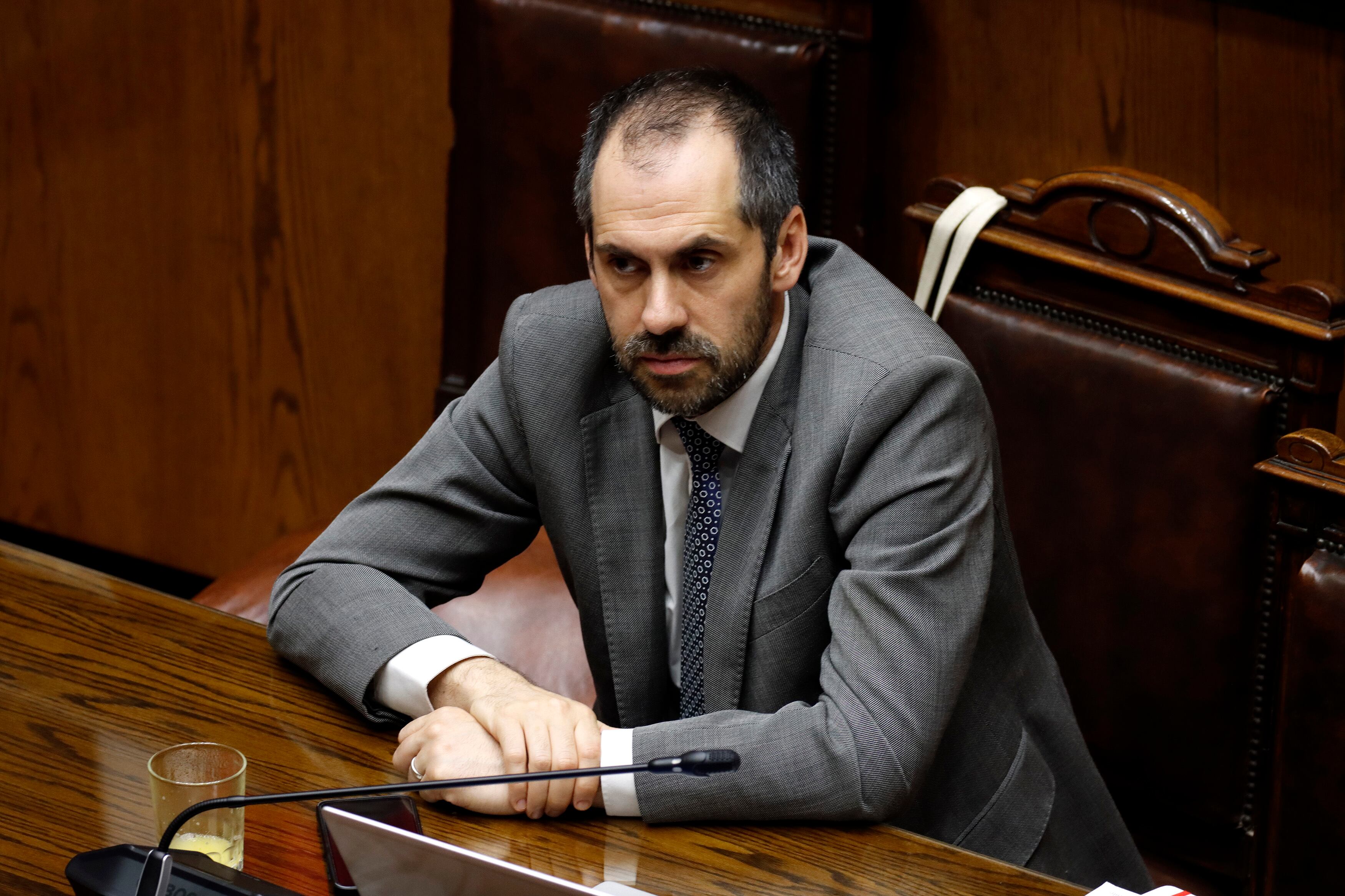 Comando de Kast dice que norma de amarre de funcionarios públicos rompe ...