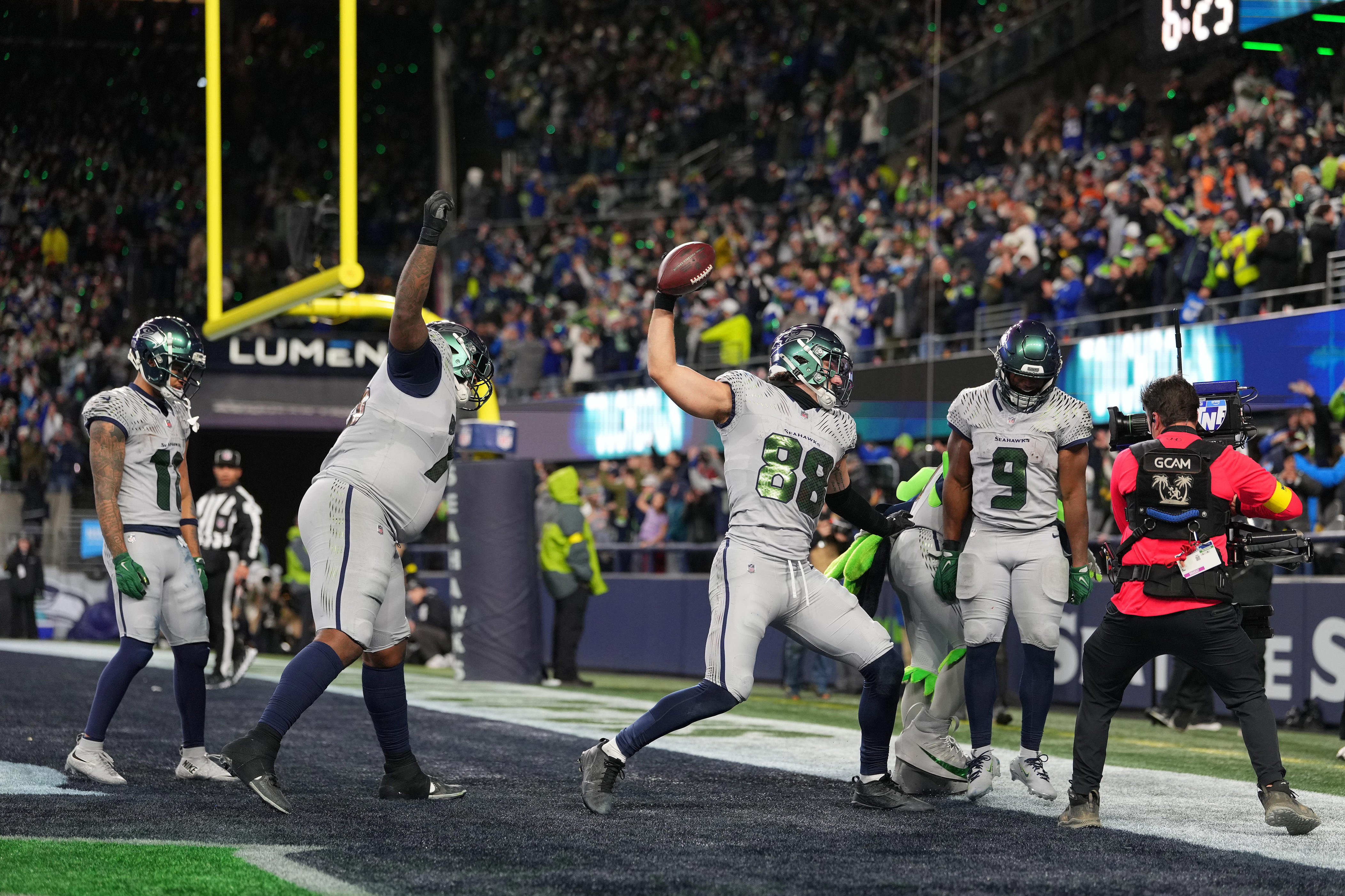 The Seahawks just scored the funniest 2-point conversion ever