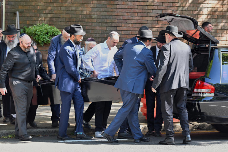 Mourners grieve 10-year-old killed in Bondi mass shooting as Australian ...