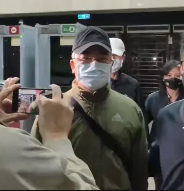 鮑魚大亨鍾文智棄保潛逃 派出所幫偽造簽到