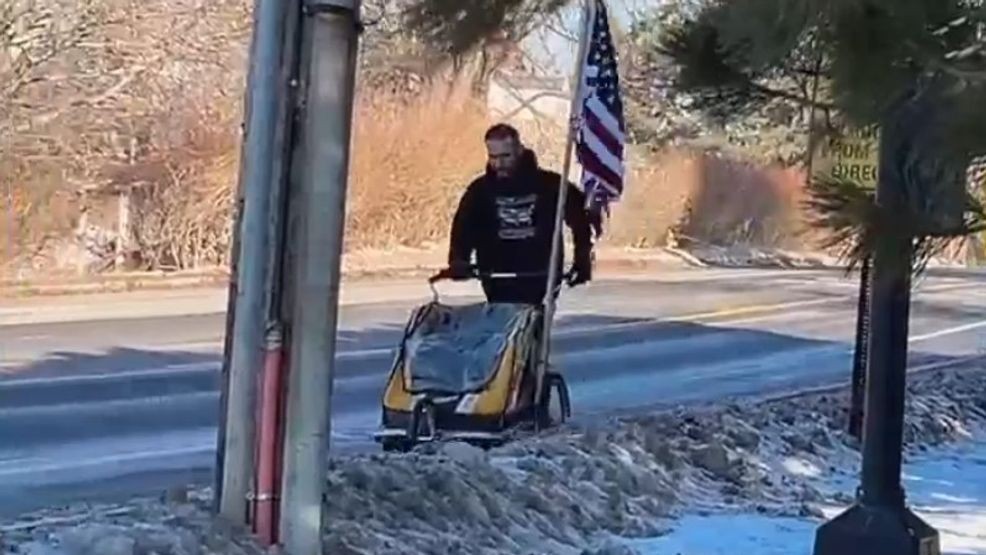 Man running across US to celebrate nation makes stop in Portland
