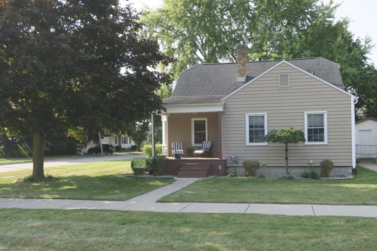 Mann verlässt nichtsahnend sein Haus: Wieder daheim, findet er eine ...