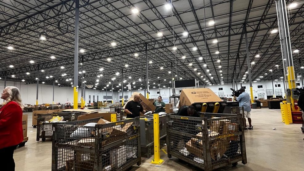 New machines help USPS sort last-minute holiday packages