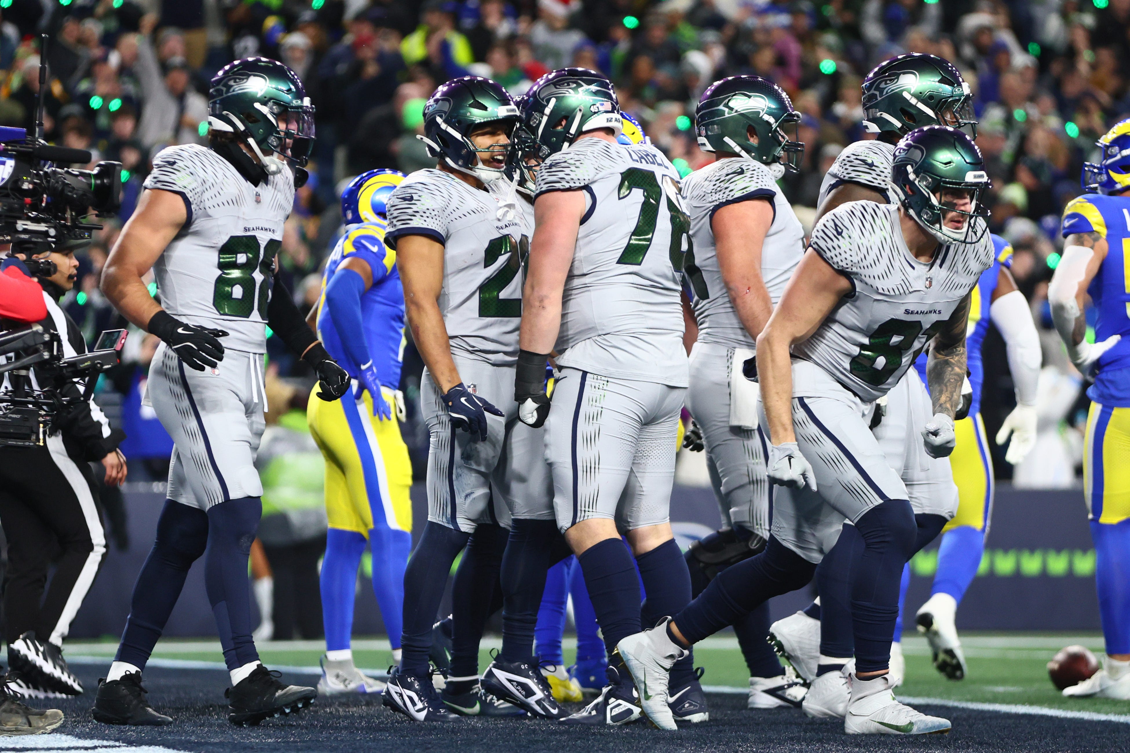Watch: Seahawks score luckiest 2-point conversion of all time vs. Rams