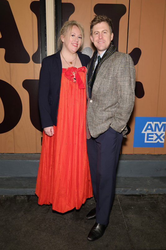 'SNL' alum, 43, makes rare public appearance with wife