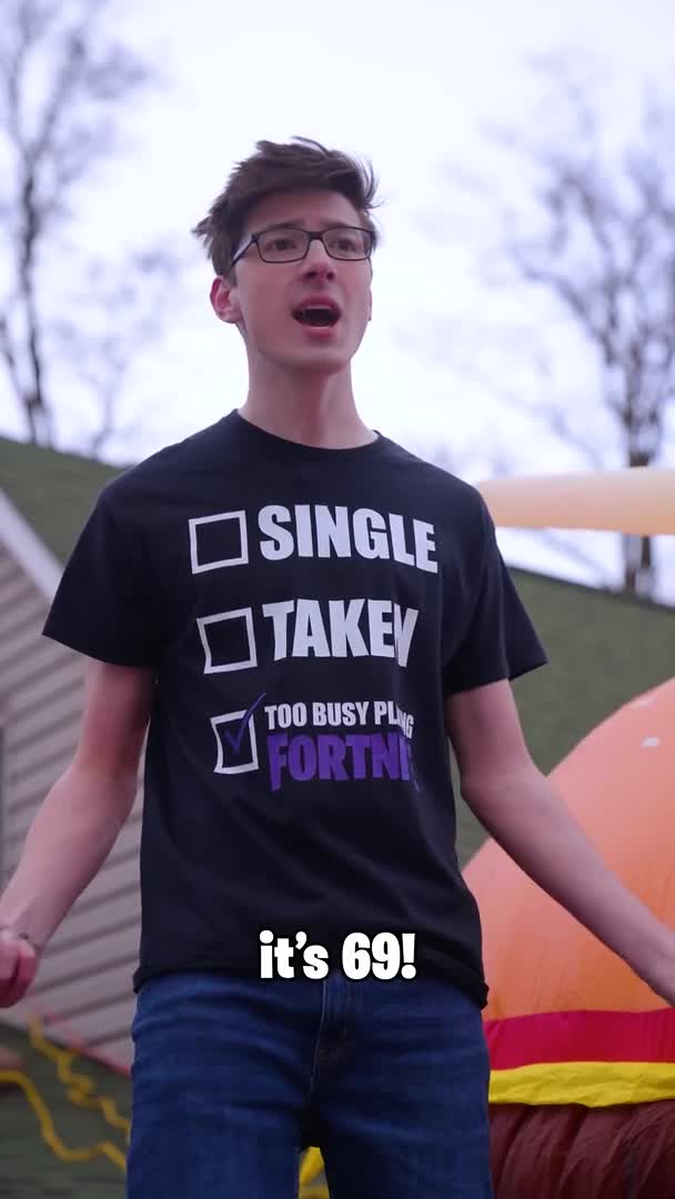 Using Fortnite inflatables to prank mom and having a heartfelt ...