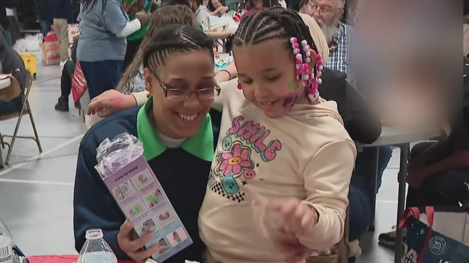Moms at Ohio prison cherish Christmas visit with kids with 'Christmas ...