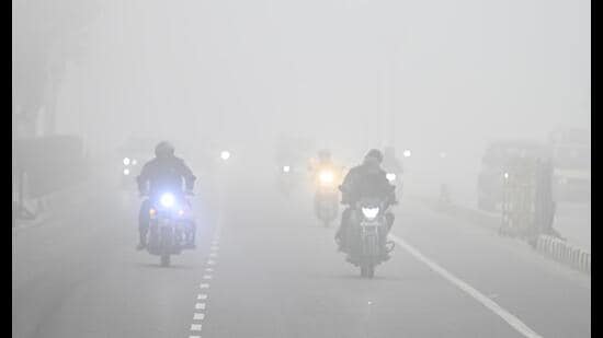 Red alert for fog in UP, severe cold day conditions likely