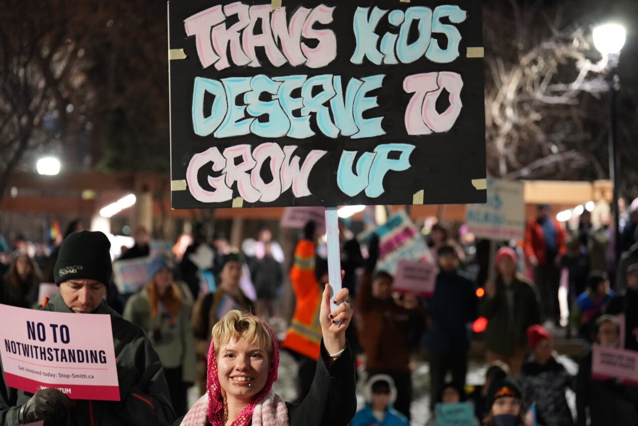 Judge sides with province, removes injunction pausing ban on Alberta ...