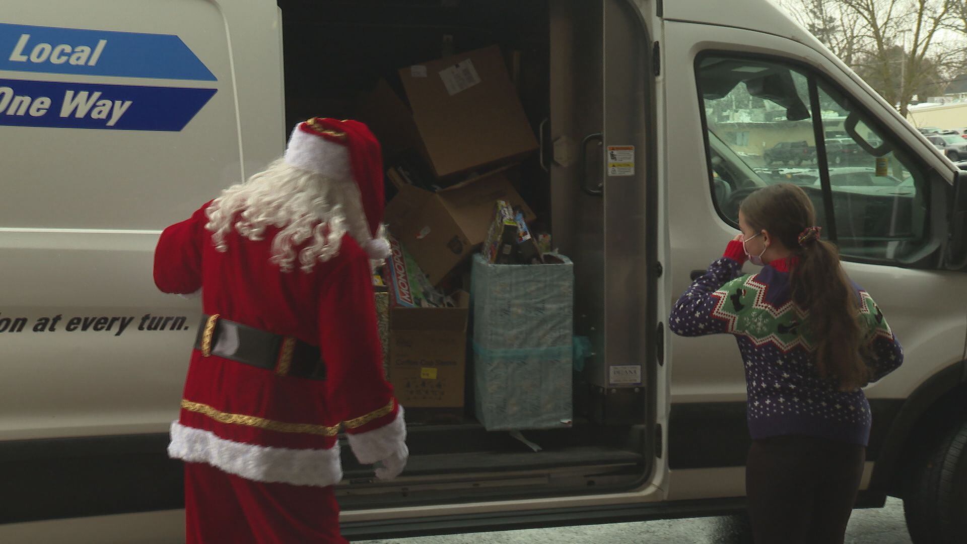 Marshfield Children’s Hospital gets special visit from Santa