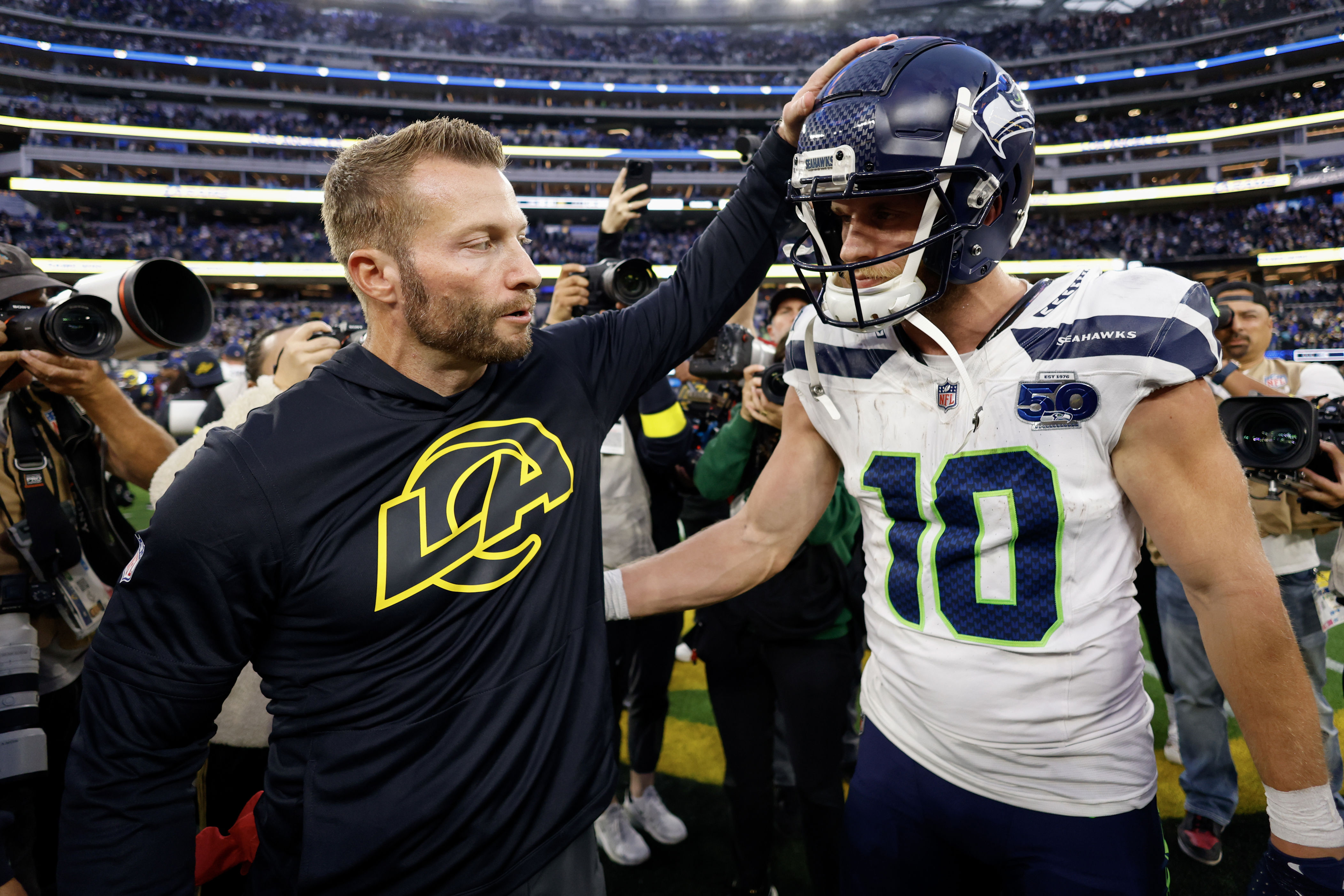 Rams at Seahawks live discussion: Thursday Night Football