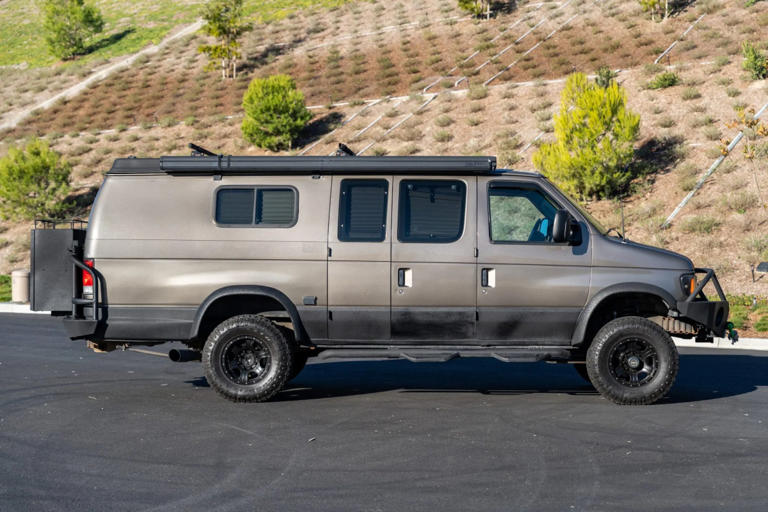 2003 Ford Econoline Sportsmobile 4×4 conversion for sale with 177,000 miles