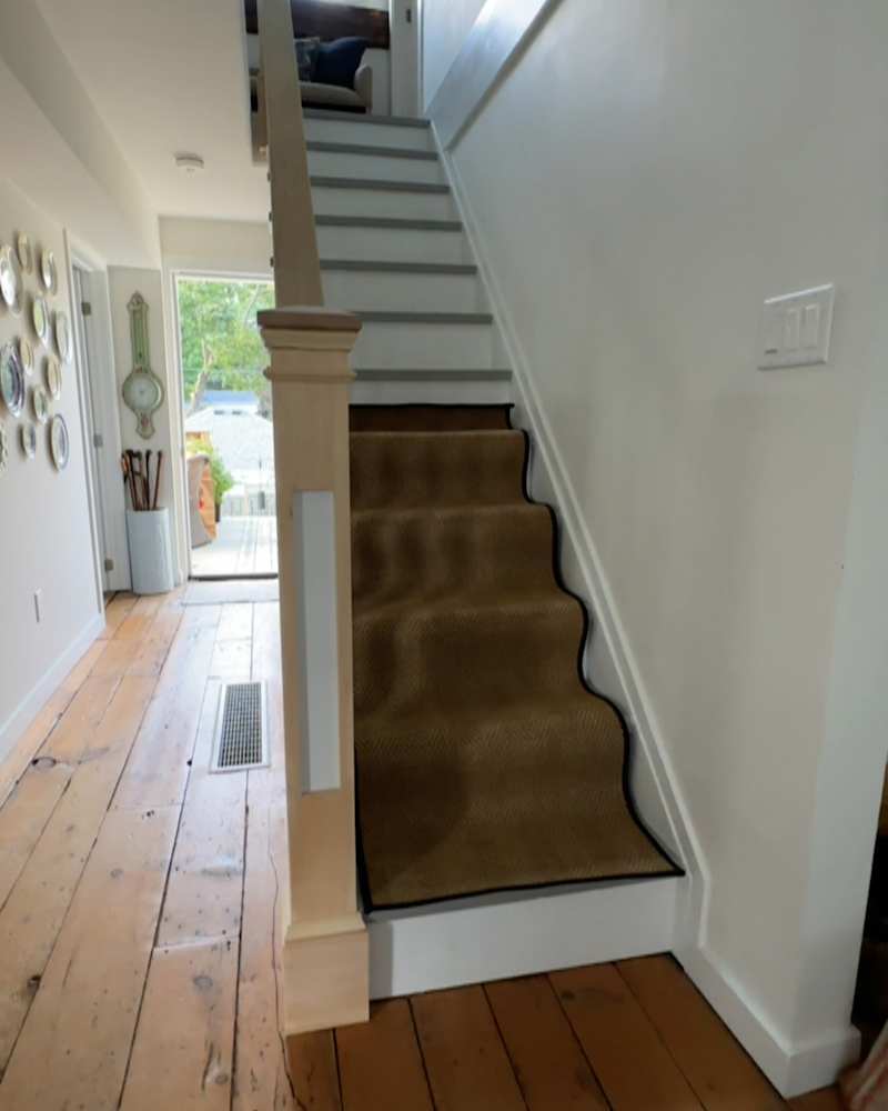 This entryway makeover uses a brilliant overlooked spot to display art