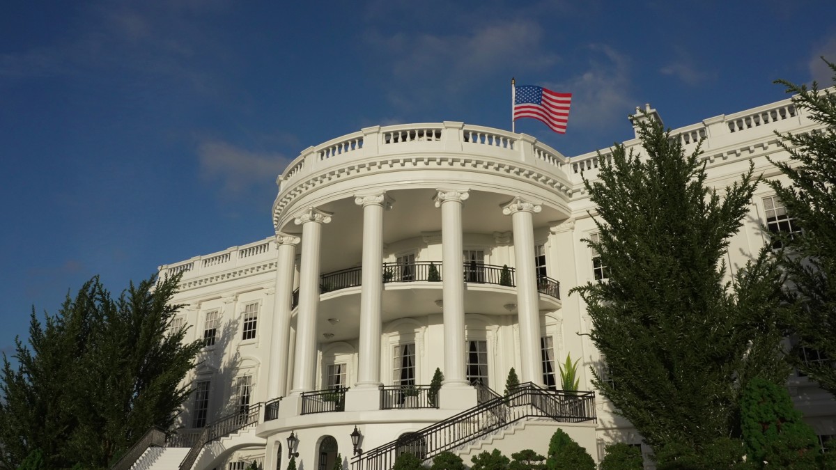 Vanity Fair photographer reveals reaction to Trump admin photoshoot offer