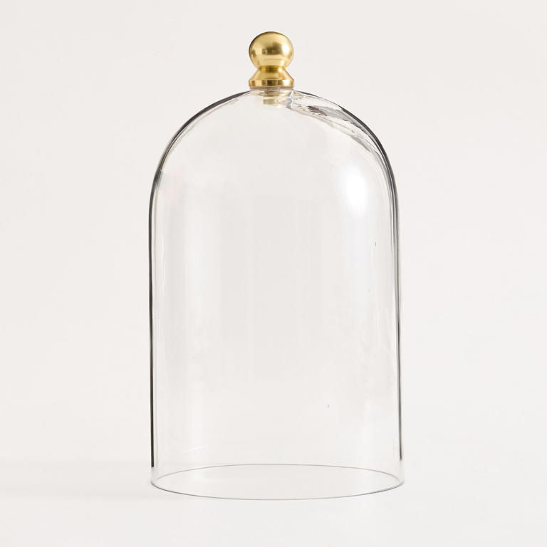 Decorating a tiny nook? Richard E Grant's tiny Christmas tree in a ...