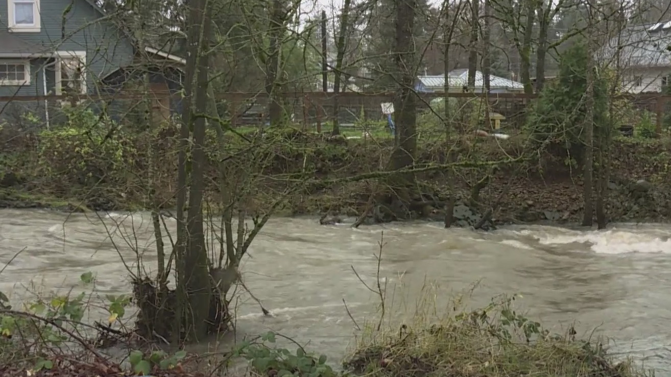 City of Molalla could become 'island' as 3 rivers reach flood stage